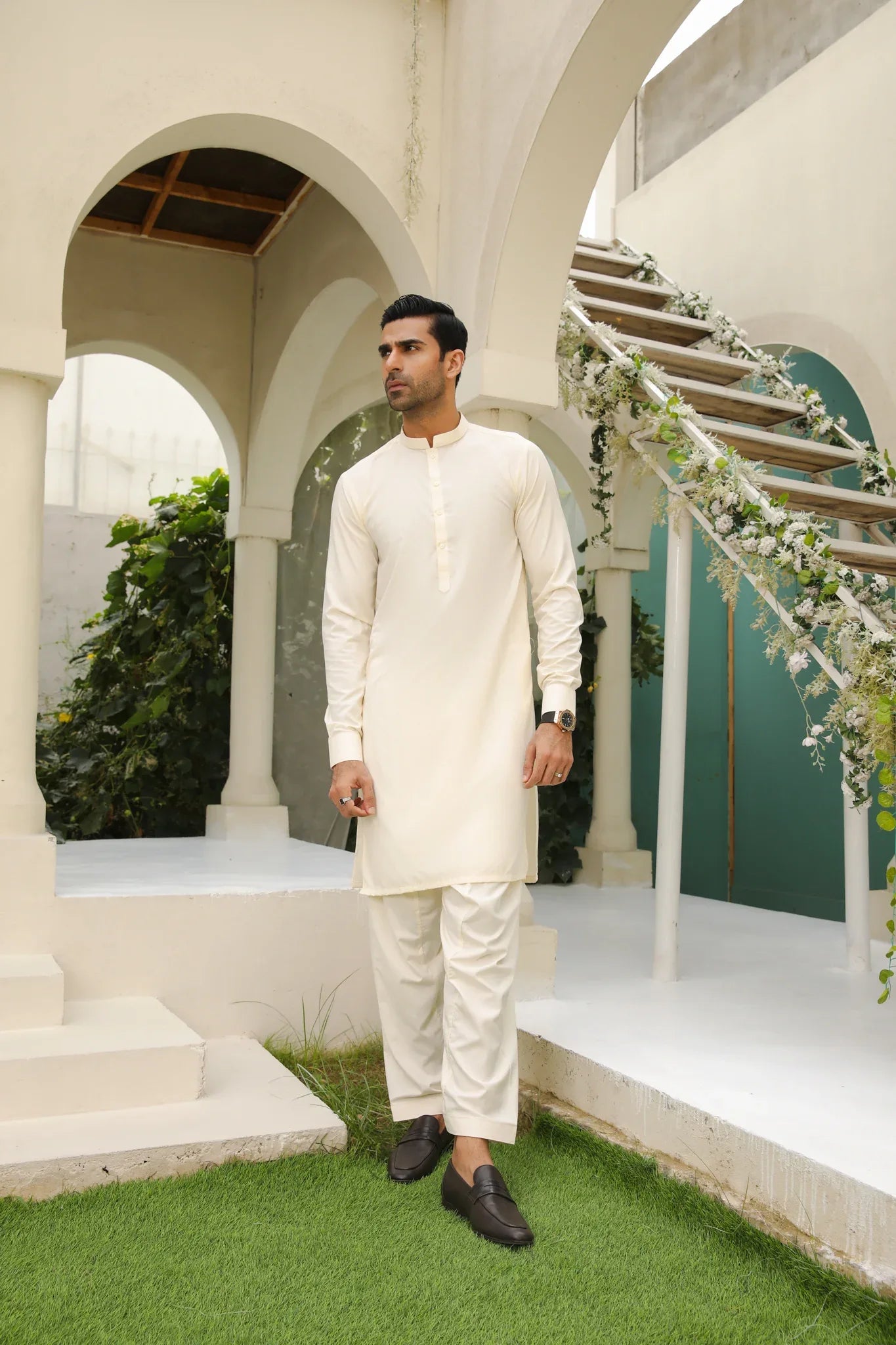 Bosky White Shalwar Kameez with Waistcoat - Worldwide Shipping – Muraqsh