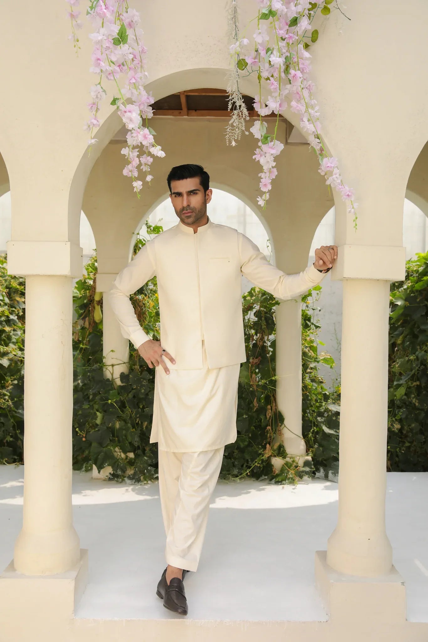 Bosky White Shalwar Kameez with Waistcoat - Worldwide Shipping – Muraqsh